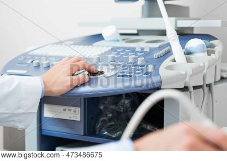 Sonographer Using Image & Photo (Free Trial) | Bigstock