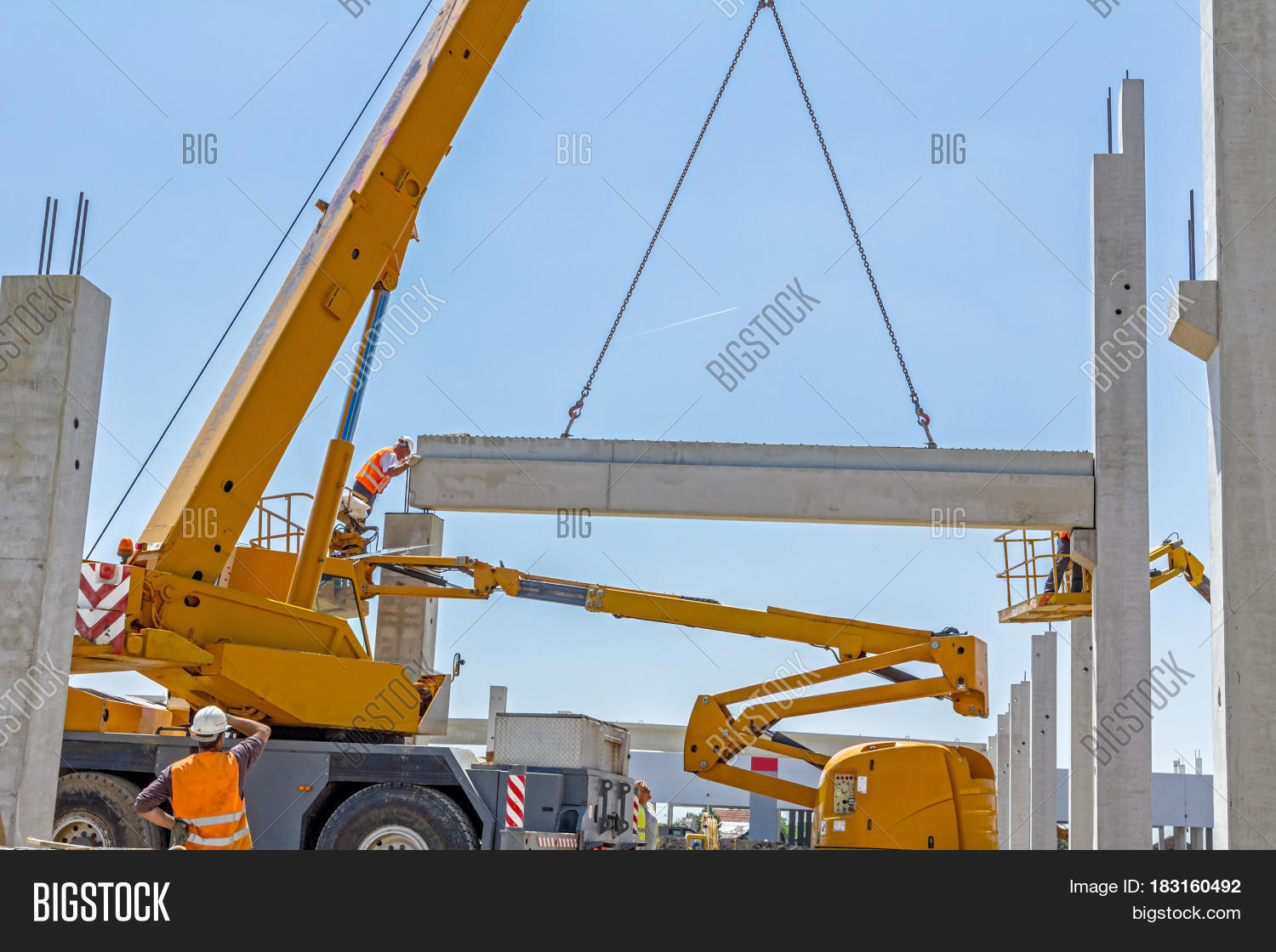 Mobile Crane Operating Image & Photo (Free Trial) | Bigstock