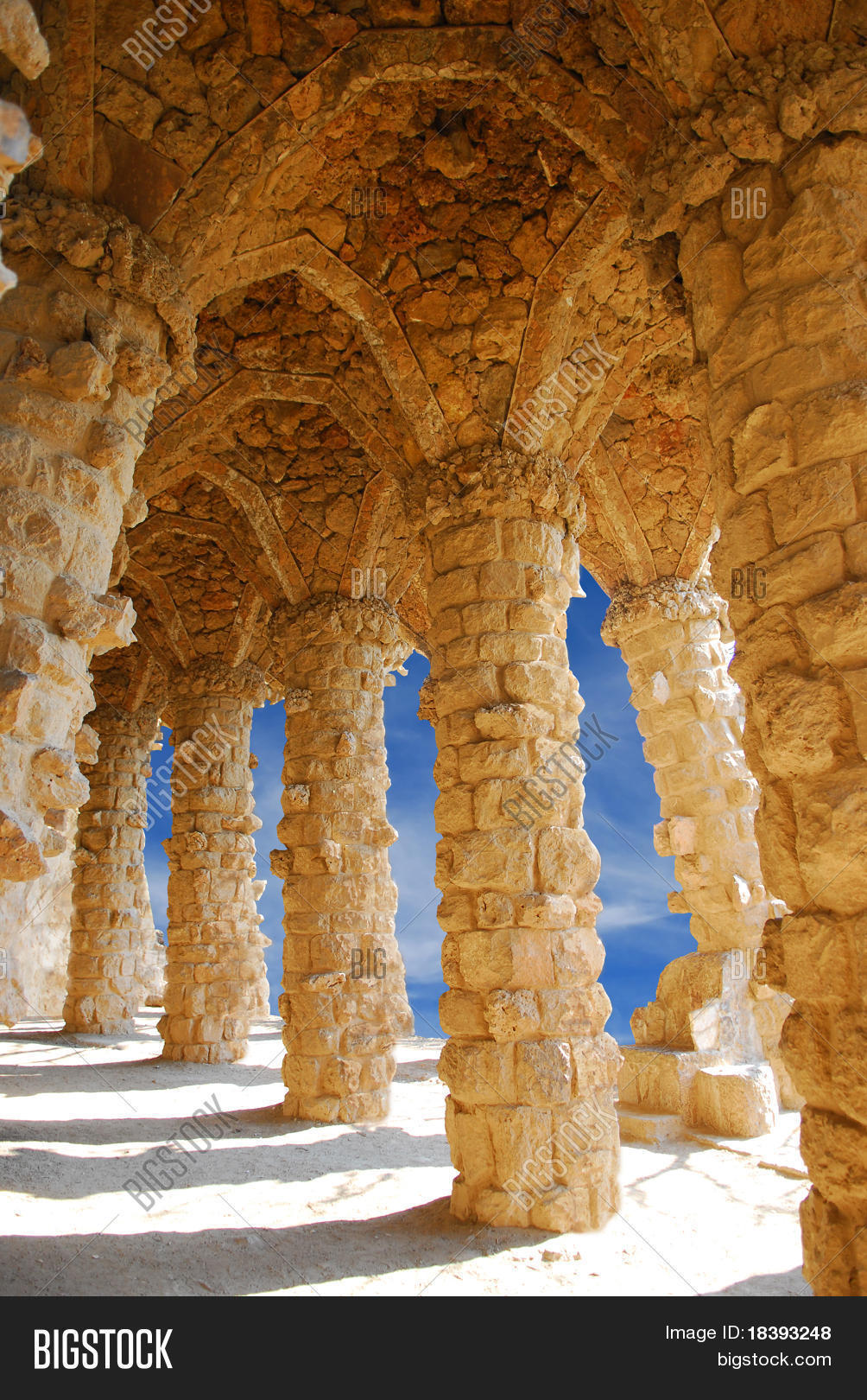 Imagen y foto Columnas De Piedra (prueba gratis) | Bigstock