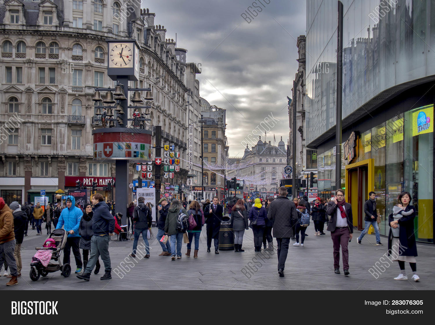 London, Uk - December Image & Photo (Free Trial) | Bigstock