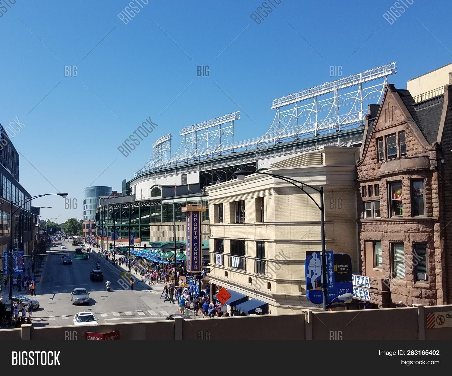 Wrigley Field Exterior Image & Photo (Free Trial) | Bigstock