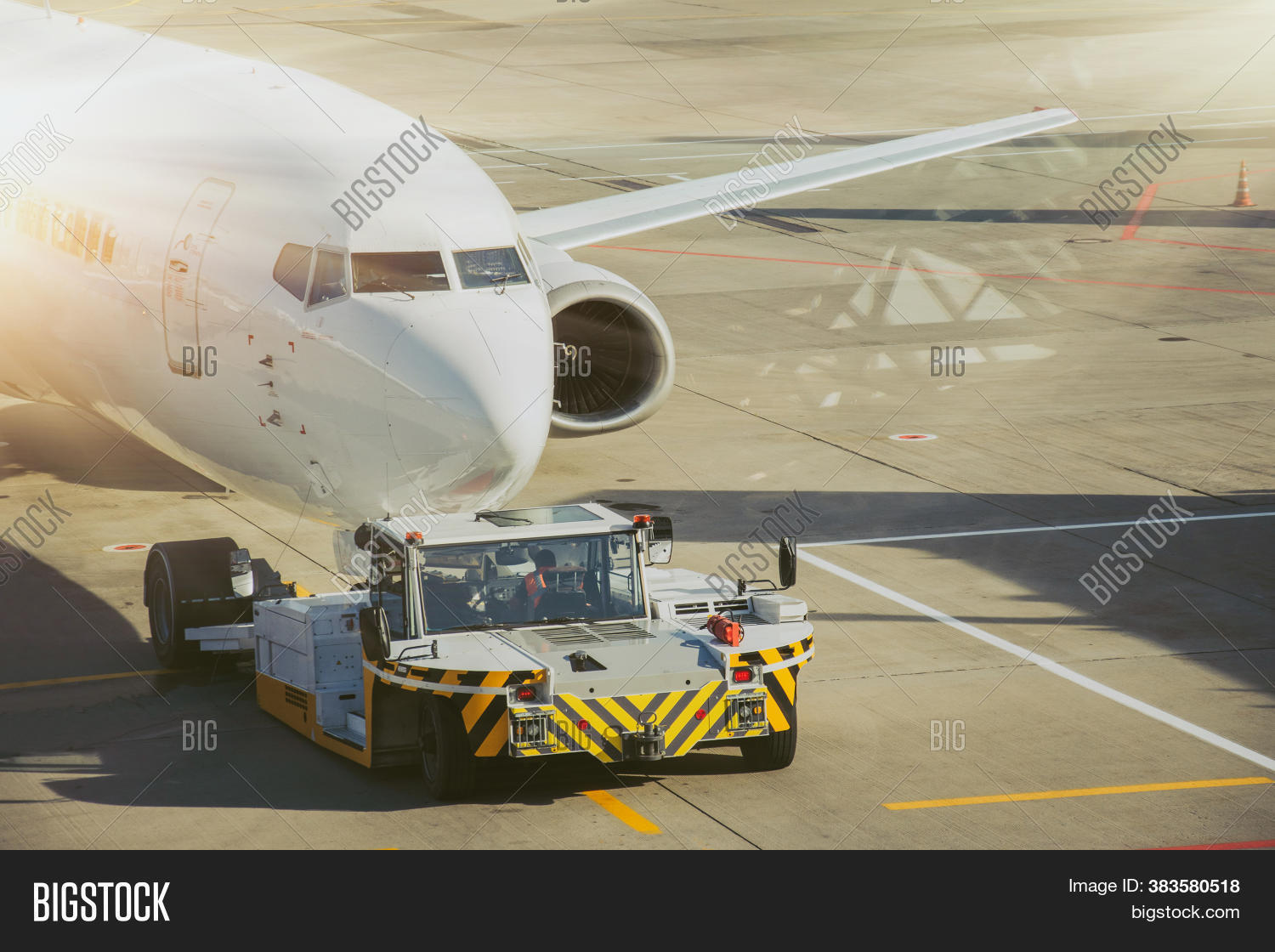Towing Aircraft Image & Photo (Free Trial) | Bigstock