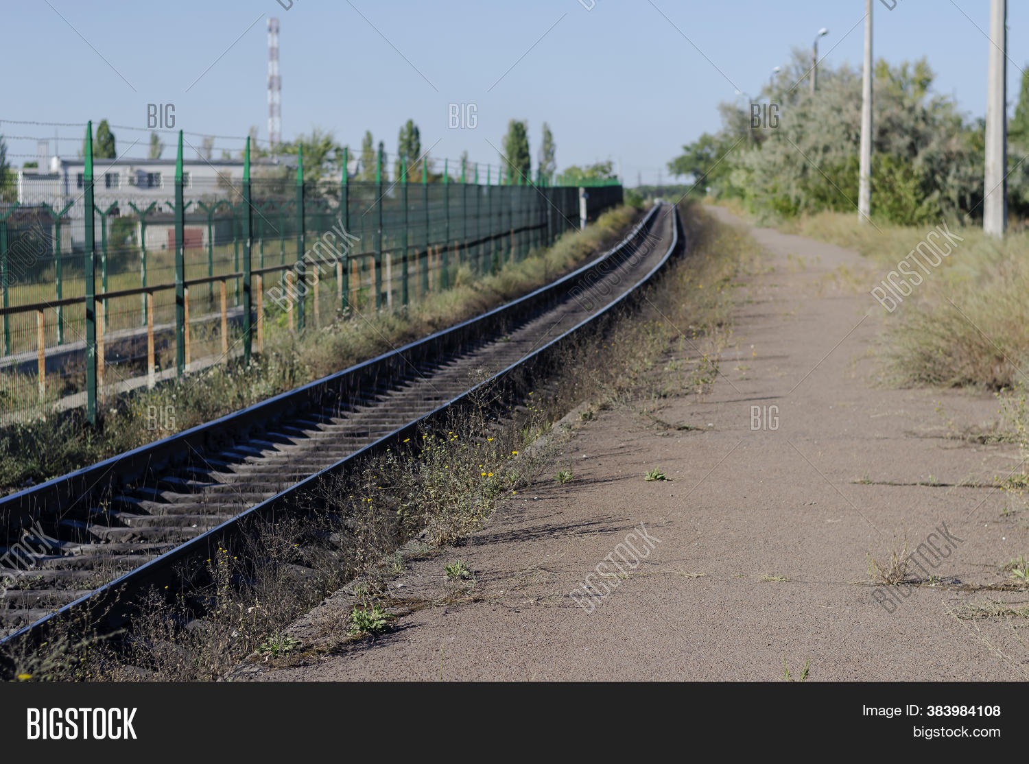 Bend Railroad Along Image & Photo (Free Trial) | Bigstock
