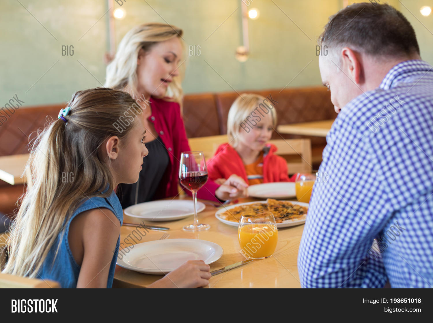 Family Talking While Image & Photo (Free Trial) | Bigstock