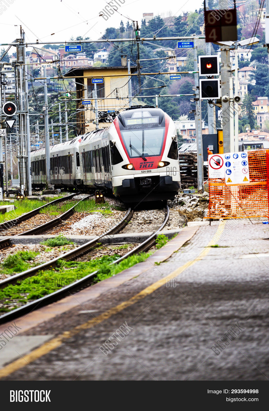 Train Going Como San Image & Photo (Free Trial) | Bigstock