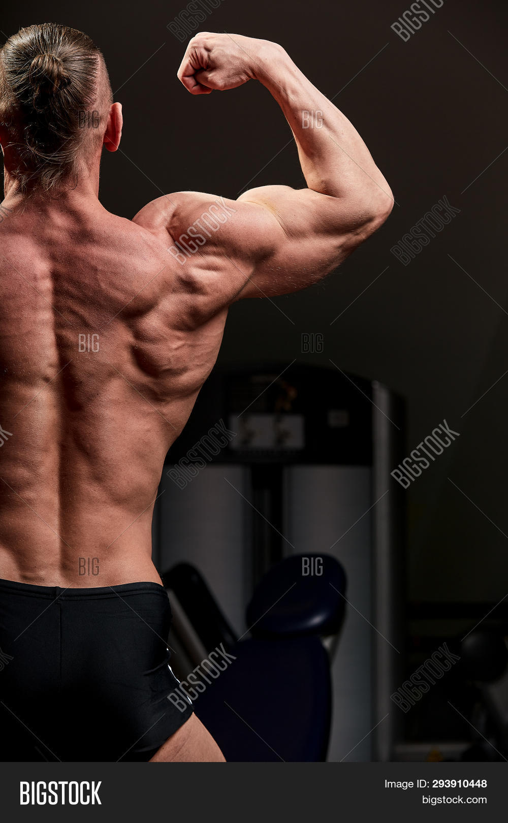 Imagen y foto Athletic Man Posing (prueba gratis) | Bigstock