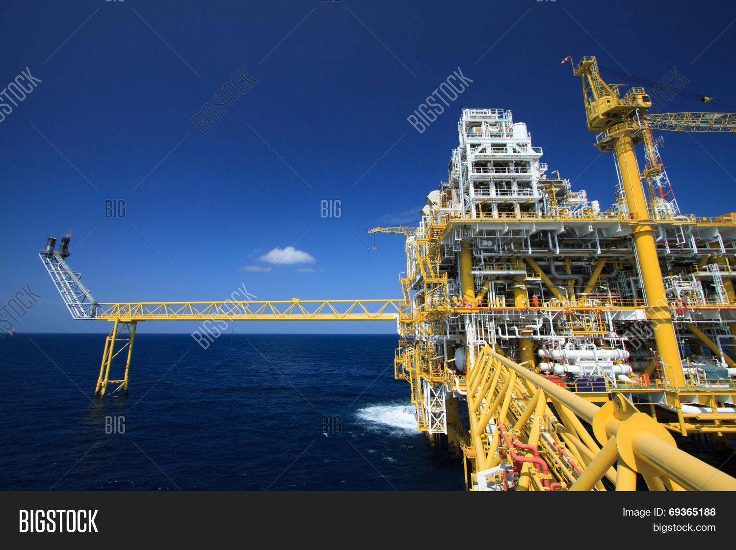 Oil Gas Platform Image & Photo (Free Trial) | Bigstock
