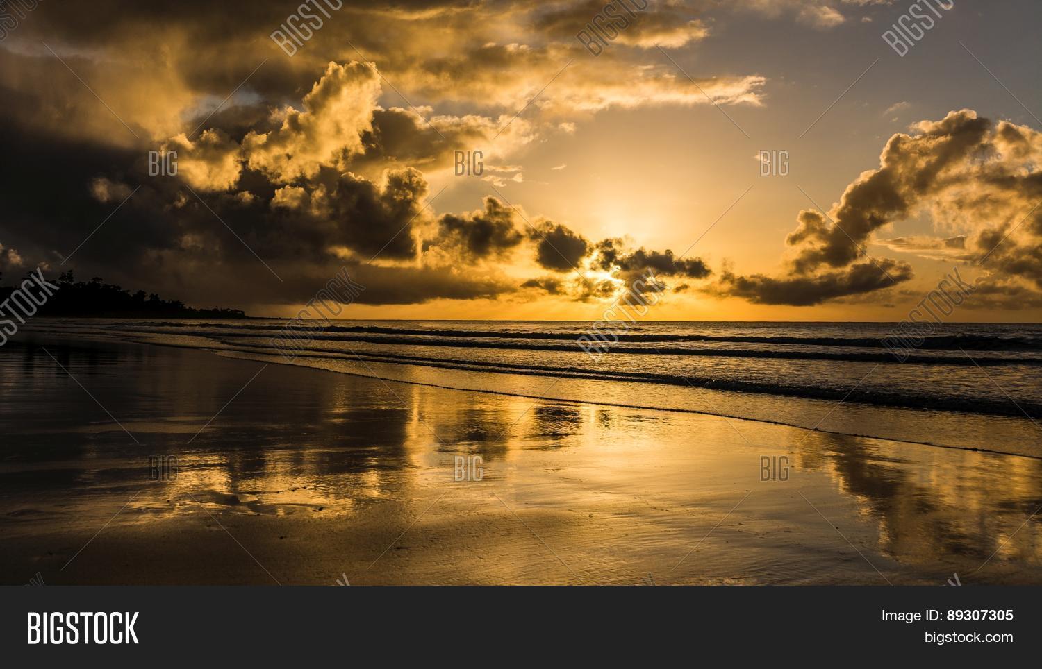 Australian Sunrise Image & Photo (Free Trial) | Bigstock