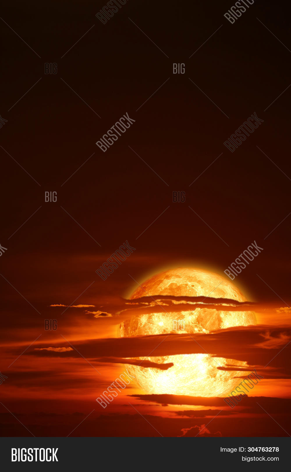 Super Snow Blood Moon Image & Photo (Free Trial) | Bigstock
