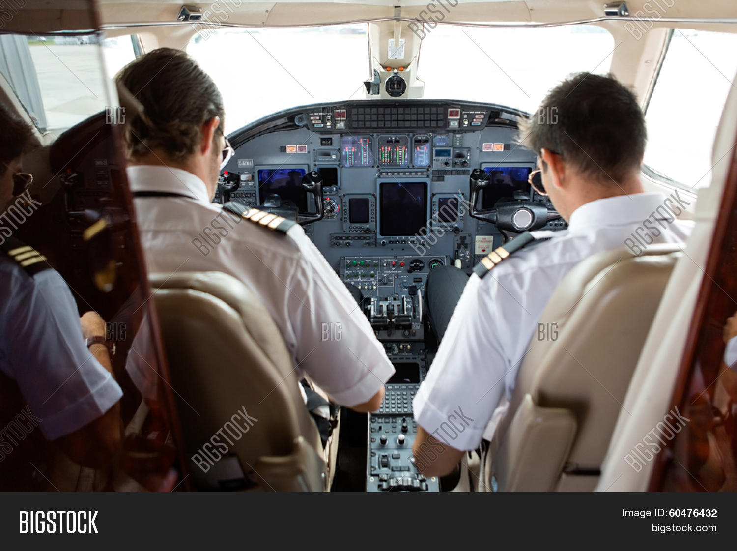 Rear View Pilot Image & Photo (Free Trial) | Bigstock