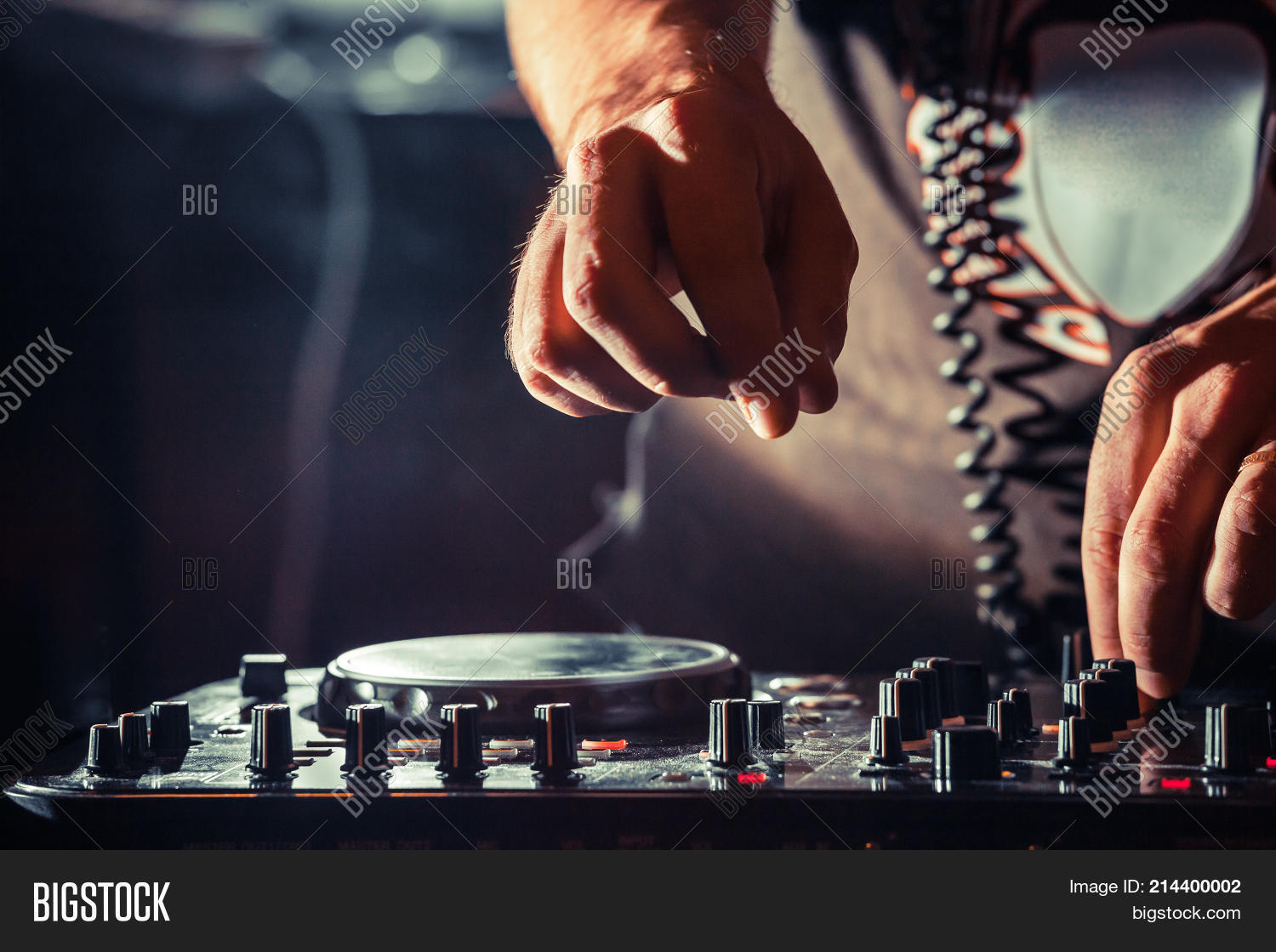 Disc Jockey Turntable Image & Photo (Free Trial) | Bigstock