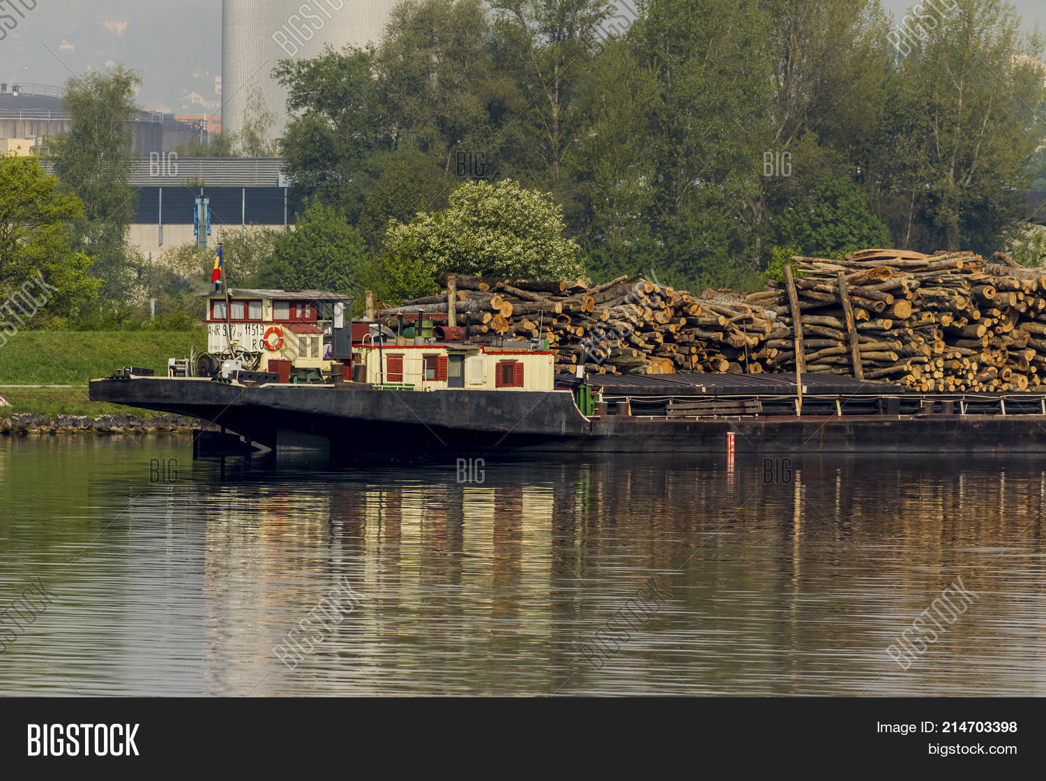 Ship Loaded Wood Image & Photo (Free Trial) | Bigstock