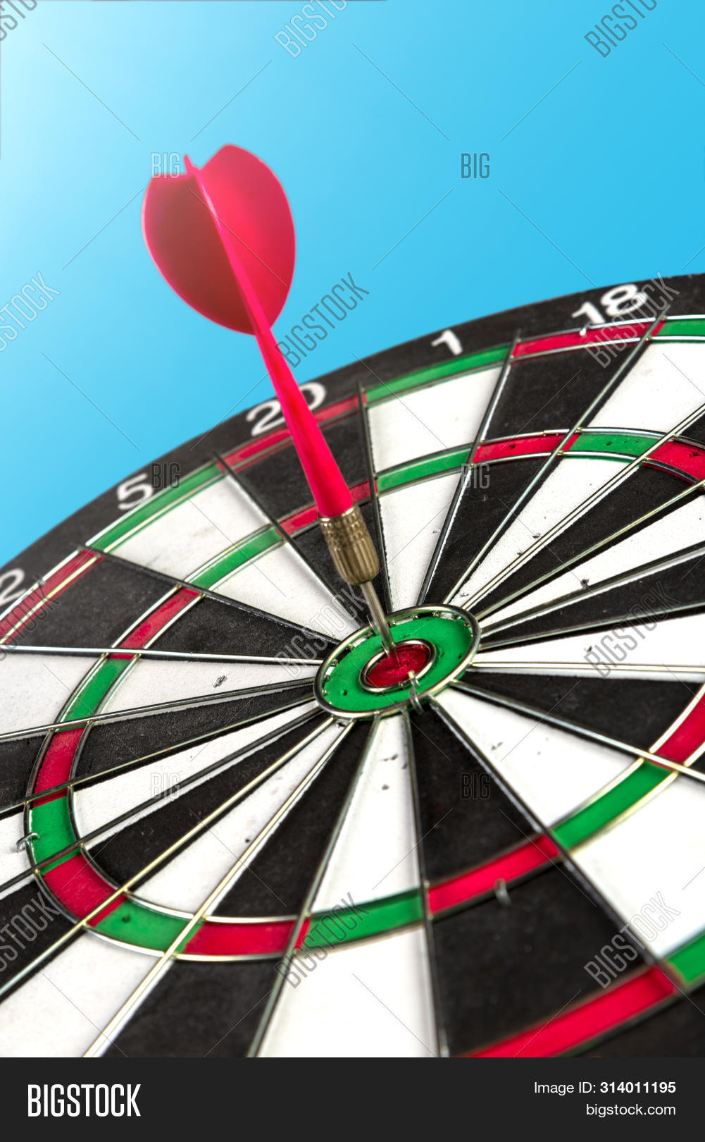 Target Red Arrow Image & Photo (Free Trial) | Bigstock