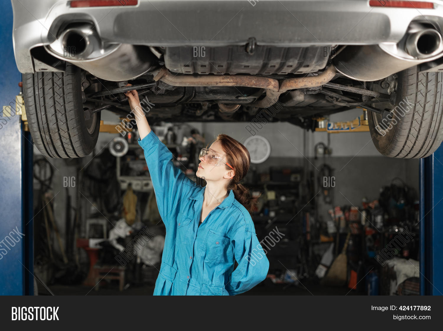 Girl Car Mechanic Image & Photo (Free Trial) | Bigstock