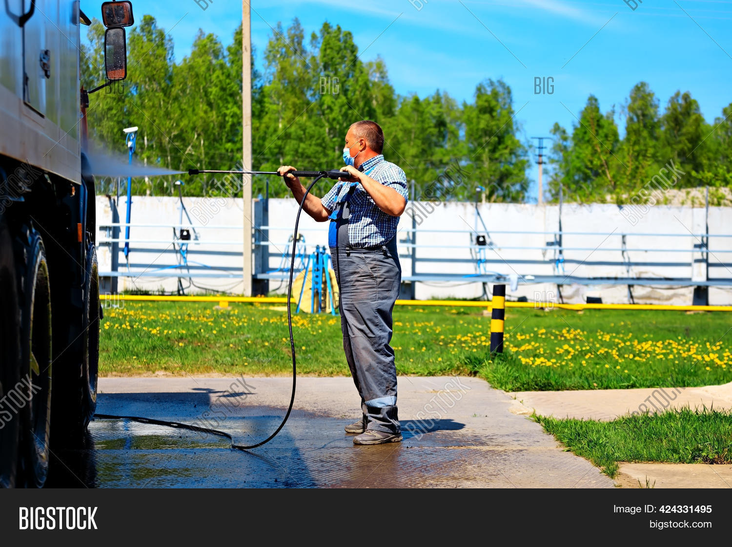 Car Wash Heavy Cargo Image & Photo (Free Trial) | Bigstock