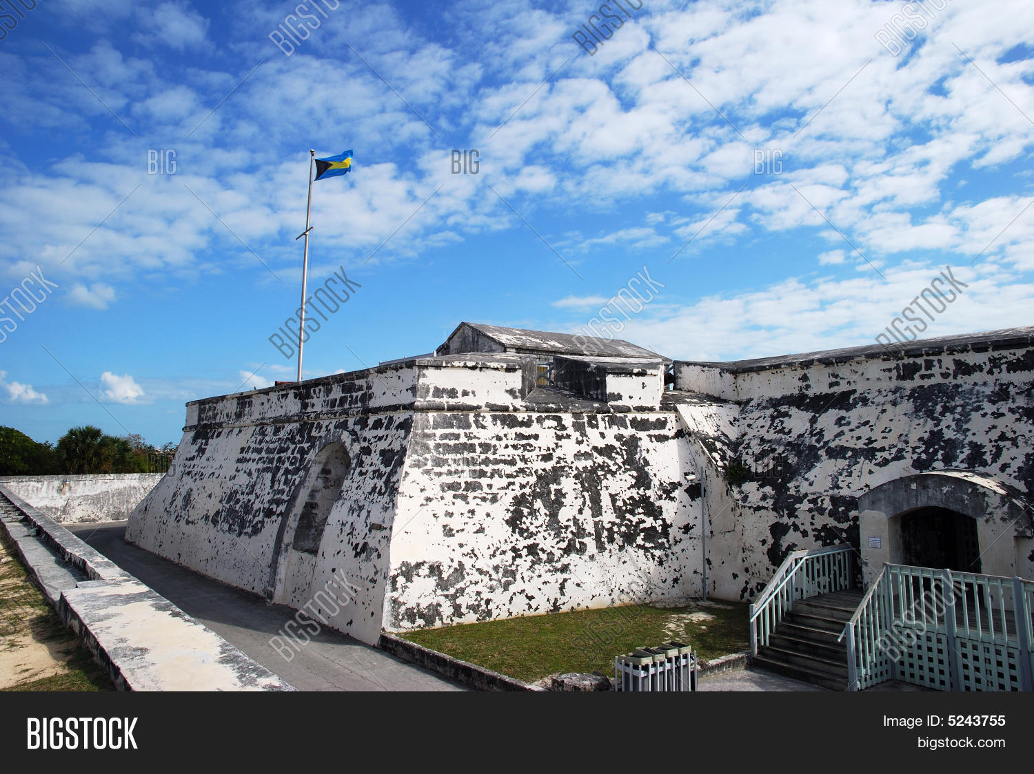 Fort Bahamas Image & Photo (Free Trial) | Bigstock