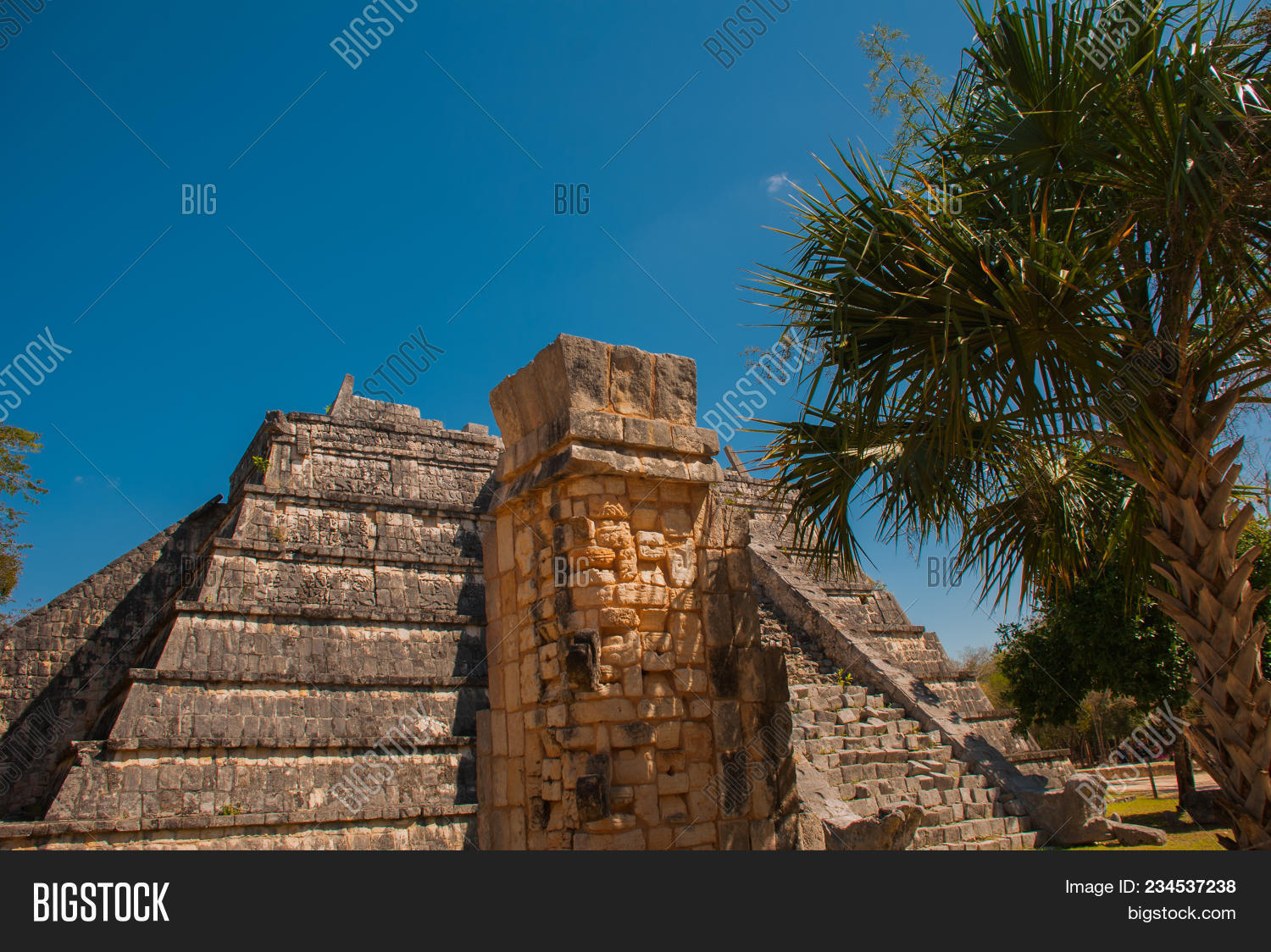 Ancient Mayan Pyramid Image & Photo (Free Trial) | Bigstock
