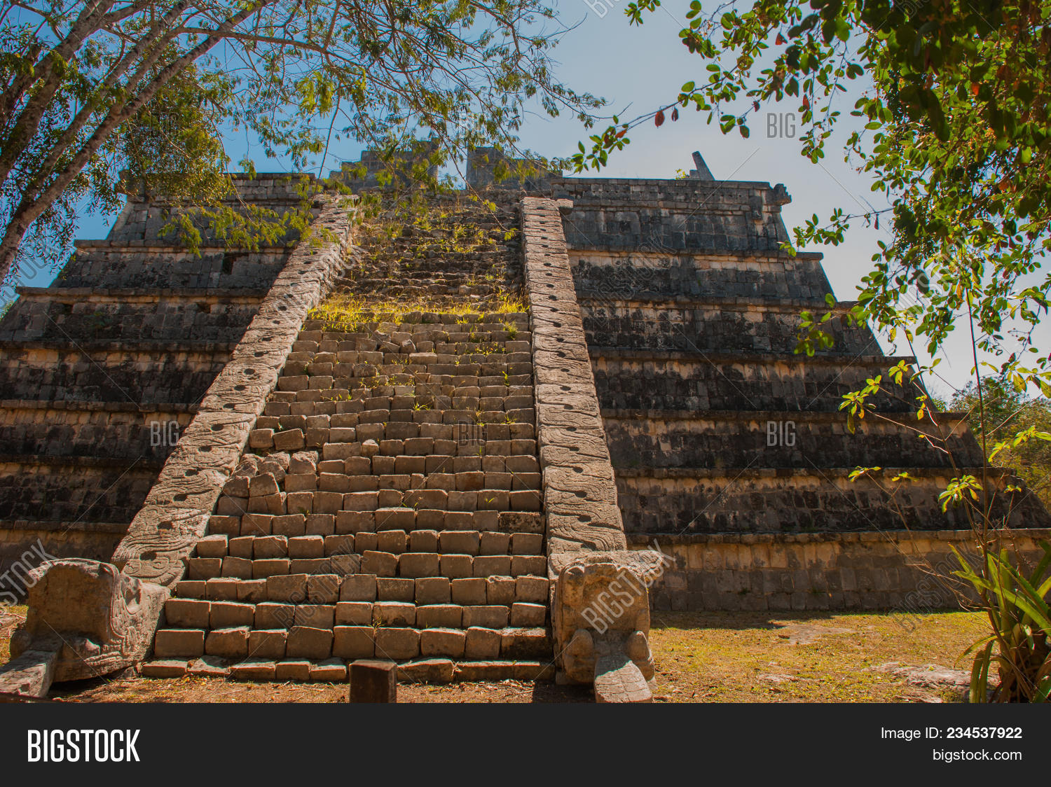 Ancient Mayan Pyramid Image & Photo (Free Trial) | Bigstock