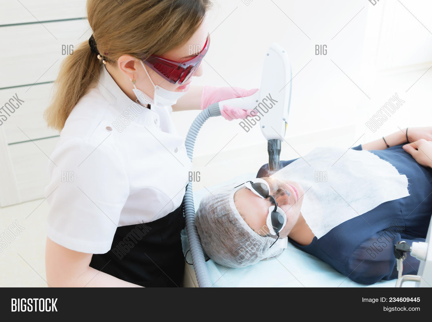 Cosmetician Girl Image & Photo (Free Trial) | Bigstock