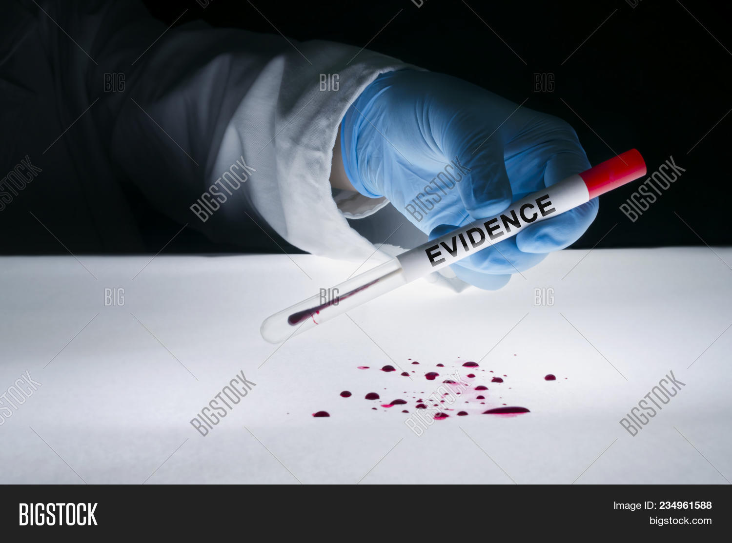 Forensic Expert Takes Image & Photo (Free Trial) | Bigstock