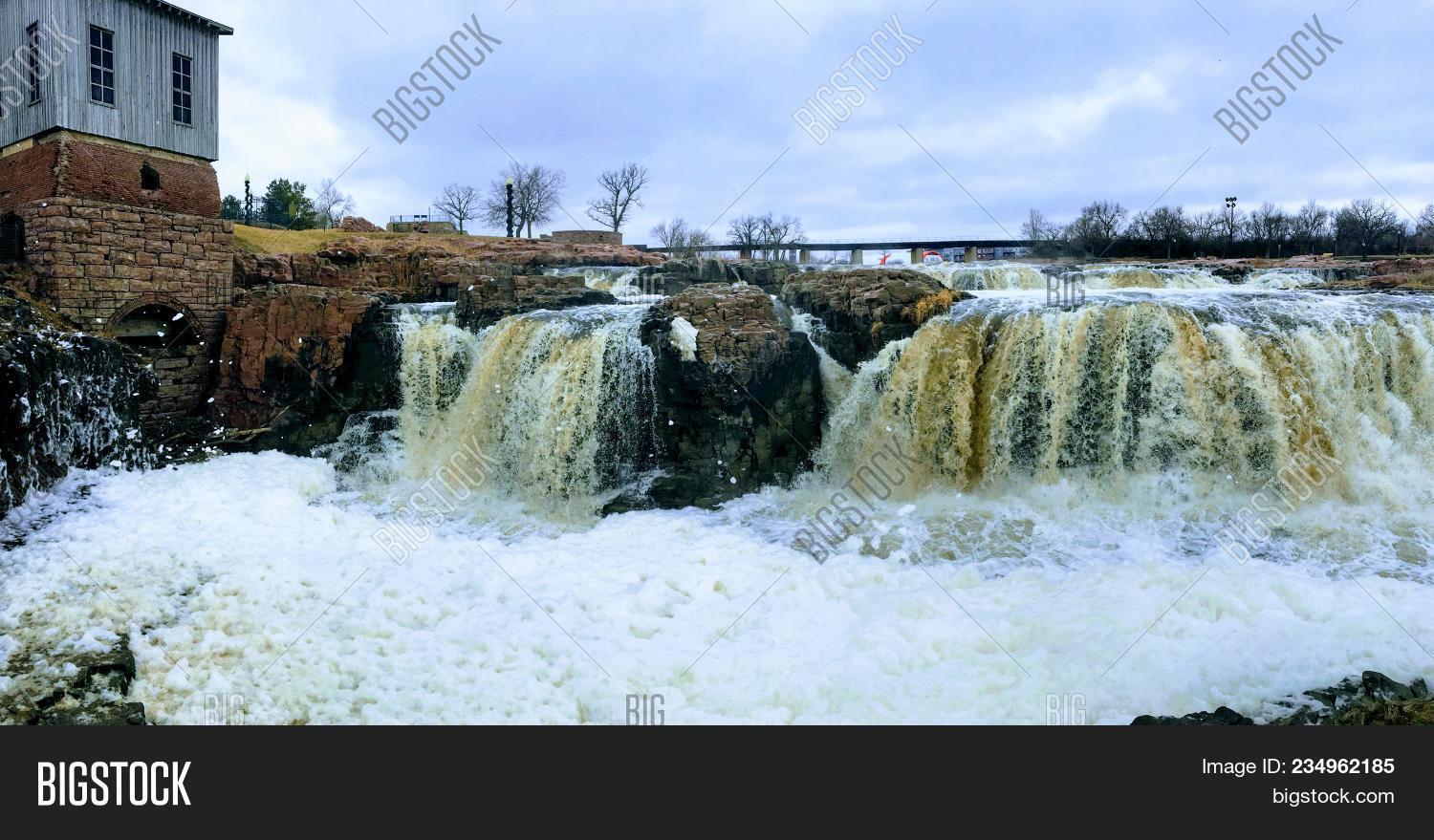 Big Sioux River Flows Image & Photo (Free Trial) | Bigstock