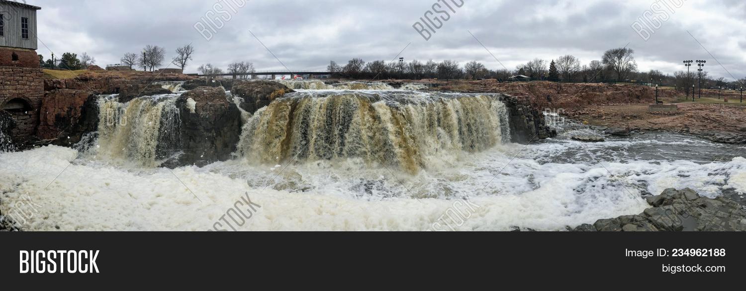 Big Sioux River Flows Image & Photo (Free Trial) | Bigstock