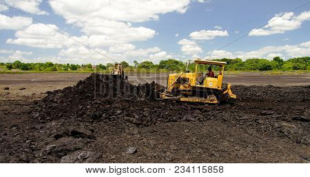 Asphalt Mining Pitch Image & Photo (Free Trial) | Bigstock