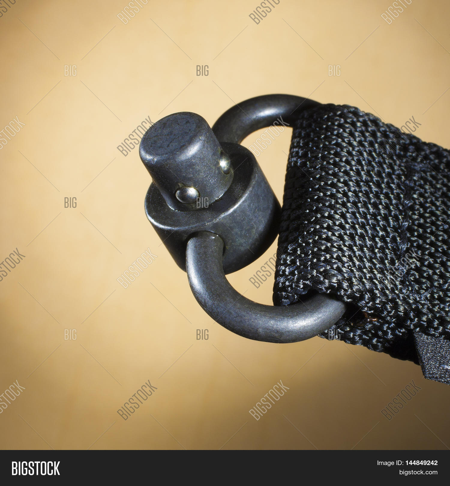 Bottom Quick Detach Image & Photo (Free Trial) | Bigstock