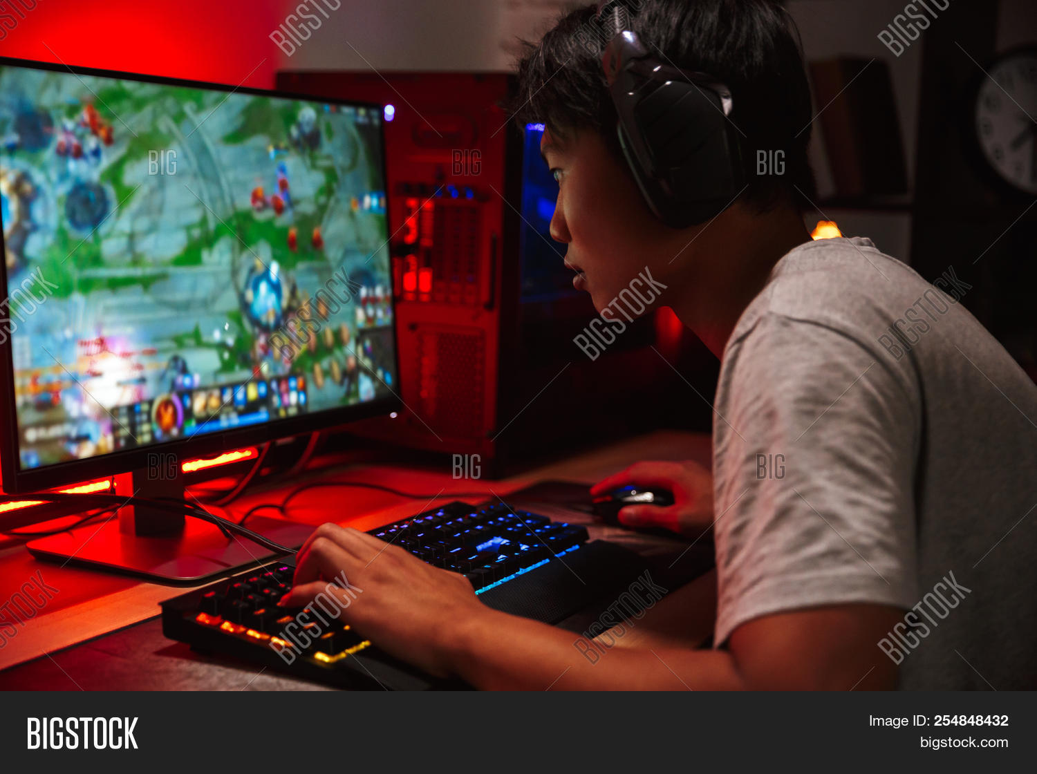 Portrait Asian Gamer Image & Photo (Free Trial) | Bigstock