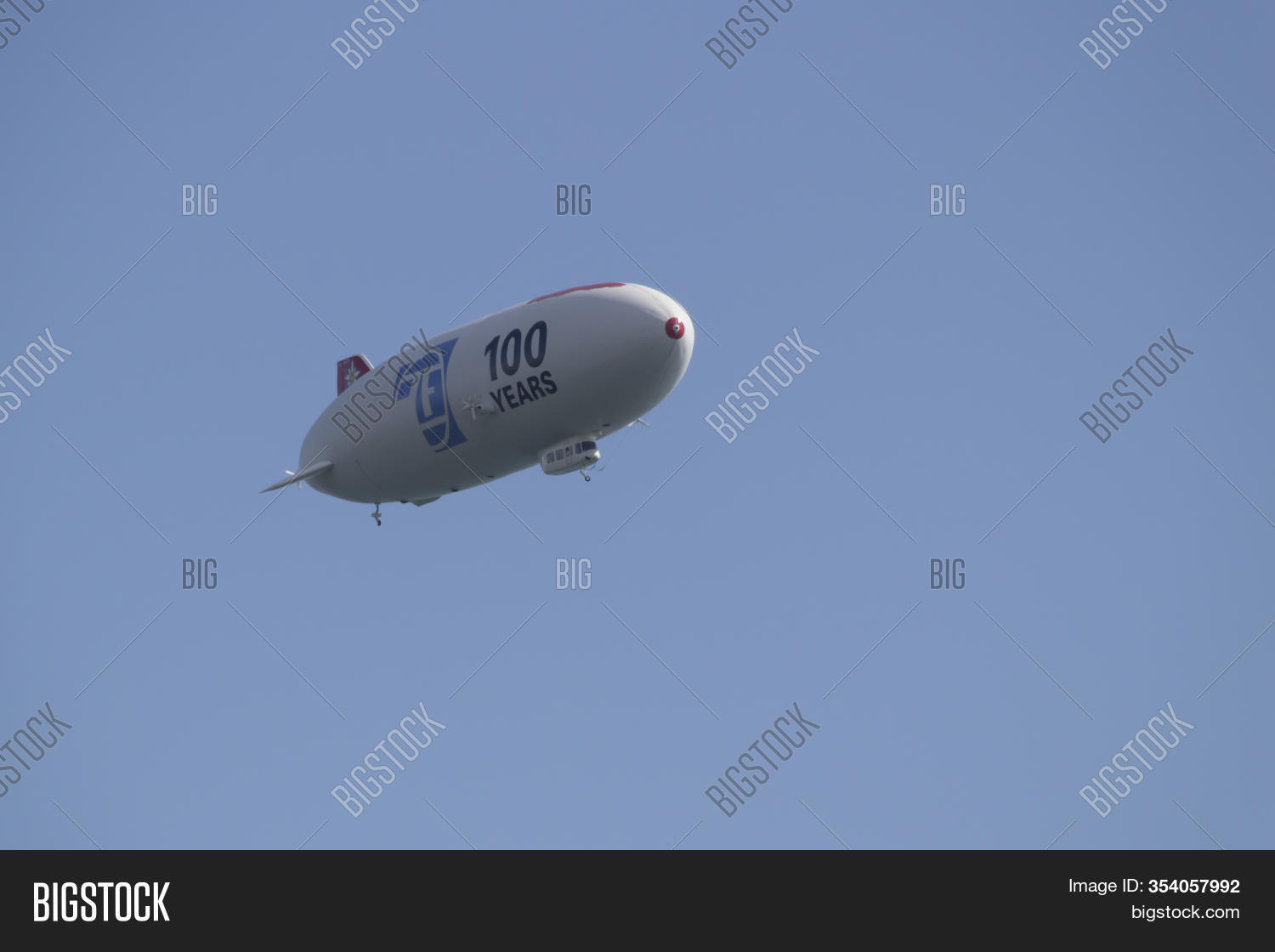 Zeppelin Type Rigid Image & Photo (Free Trial) | Bigstock