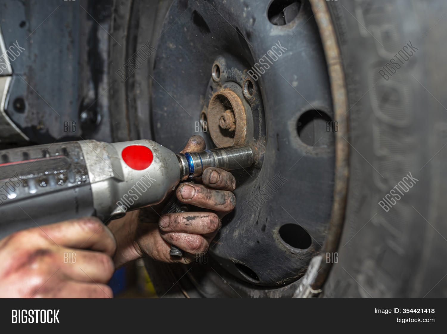 Car Mechanic Inserts Image & Photo (Free Trial) | Bigstock