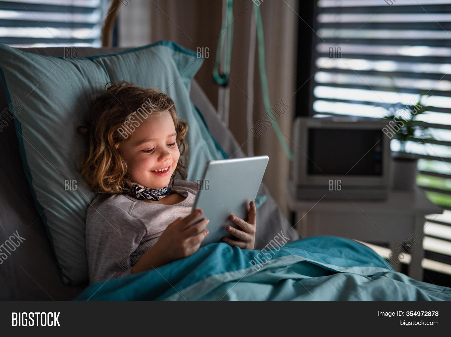 Bored Small Girl Bed Image & Photo (Free Trial) | Bigstock