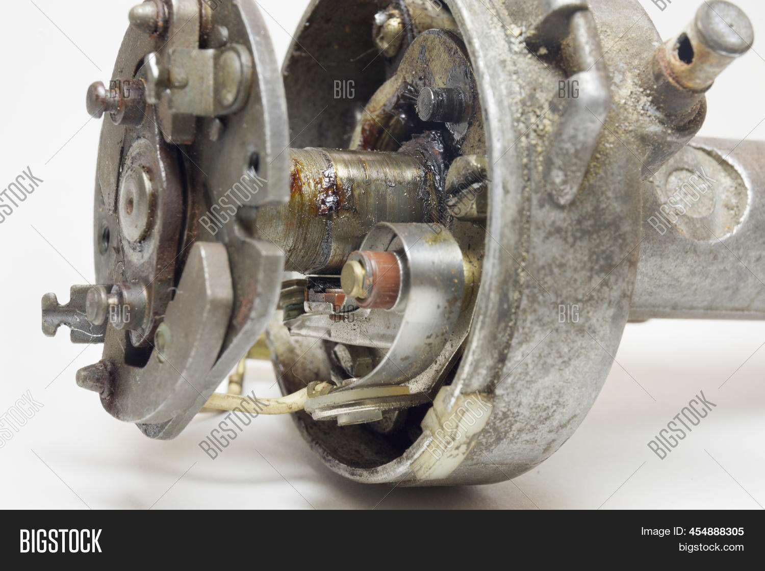Distributor Mechanical Image & Photo (Free Trial) | Bigstock