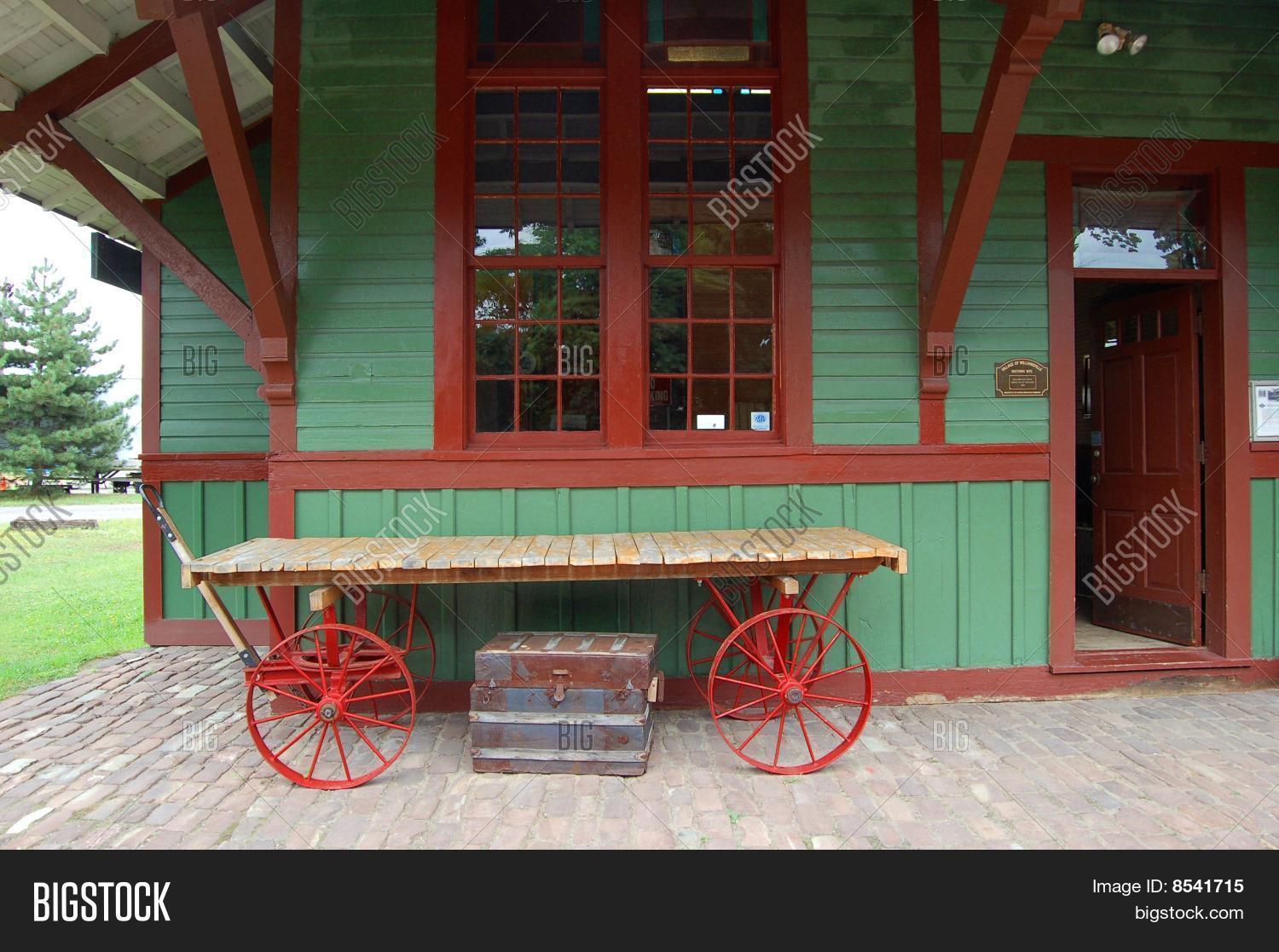 Old Fashioned Train Image & Photo (Free Trial) | Bigstock