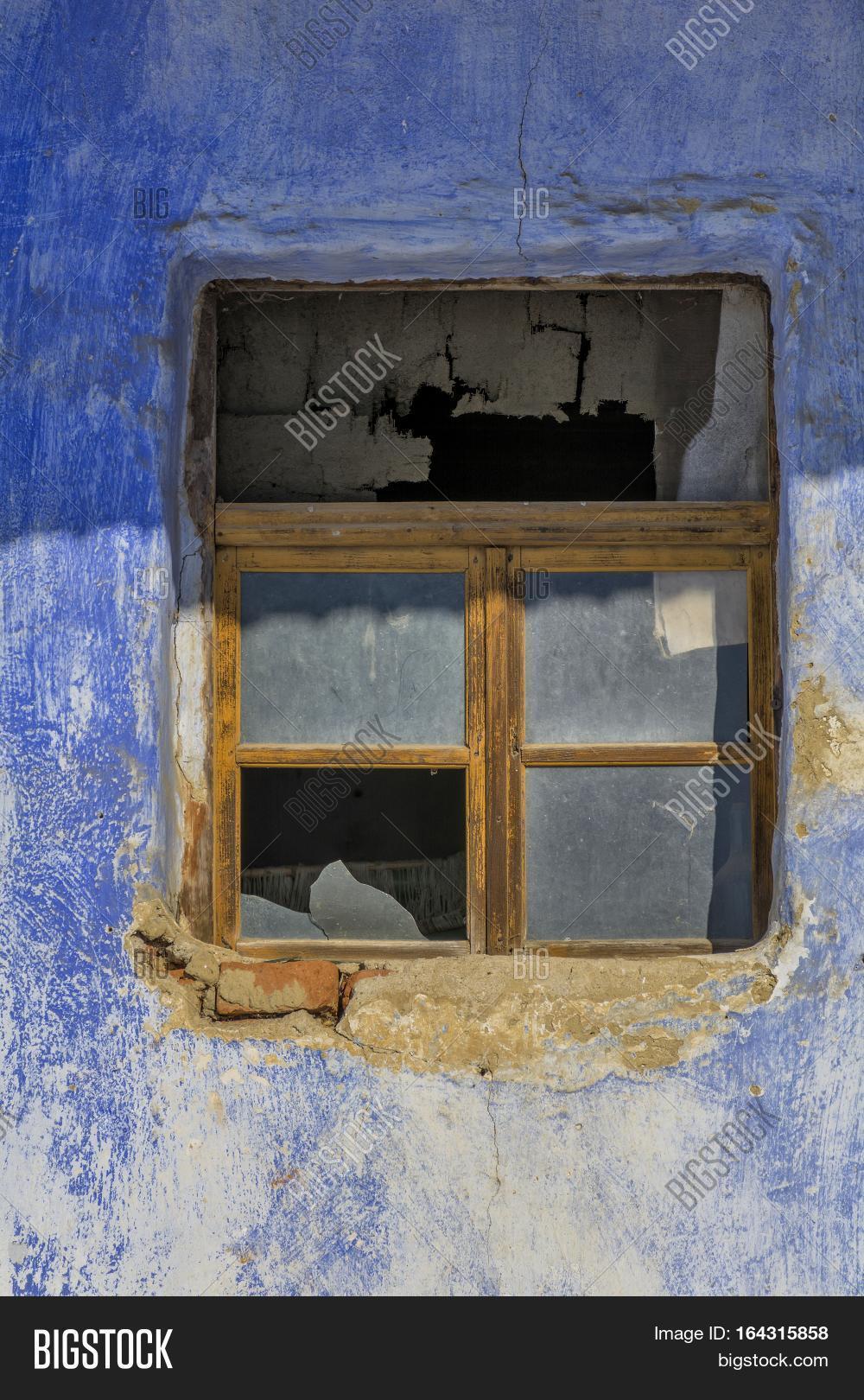 Old Window Frame Image & Photo (Free Trial) | Bigstock