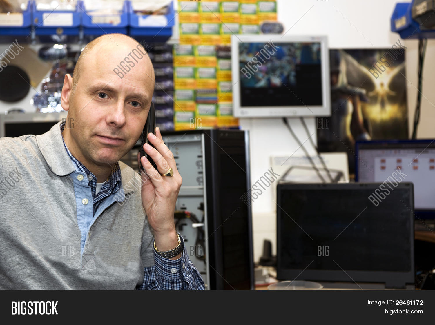 Tech Support On Phone Image & Photo (Free Trial) | Bigstock