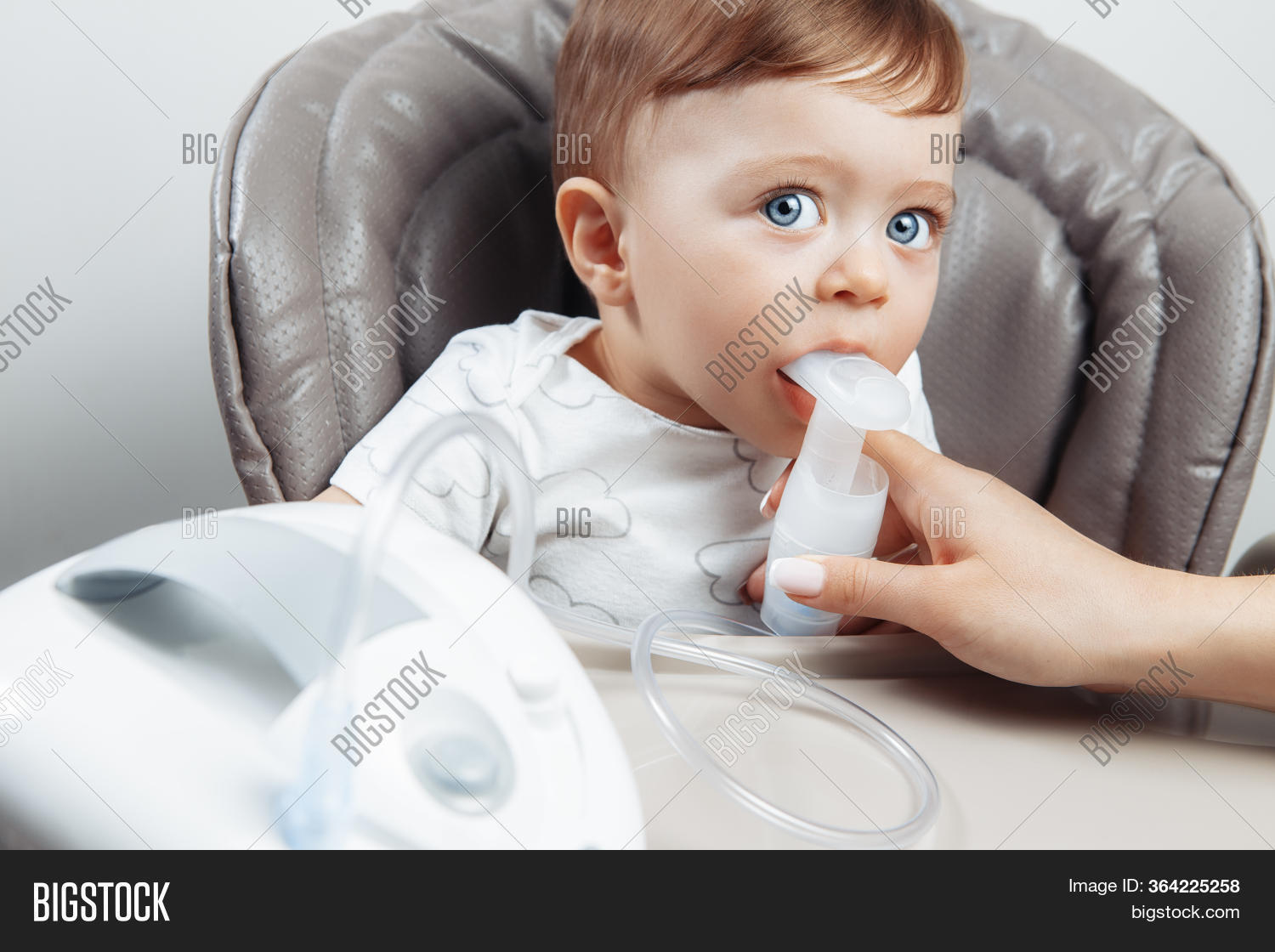 Mother Using Nebulizer Image & Photo (Free Trial) | Bigstock
