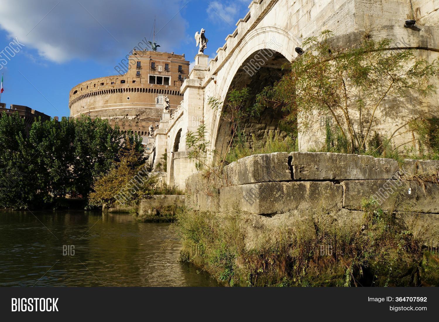 View Tiber River Image & Photo (Free Trial) | Bigstock