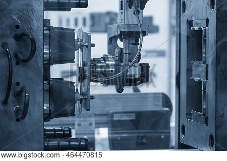 Robotic Arm Gripping Image & Photo (Free Trial) | Bigstock