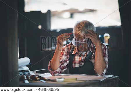 Bild und Foto zu Senior (Kostenlose Probeversion) | Bigstock