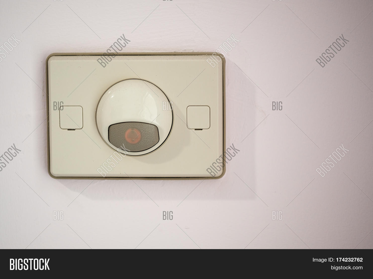 Doorbell Buzzer Image & Photo (Free Trial) | Bigstock