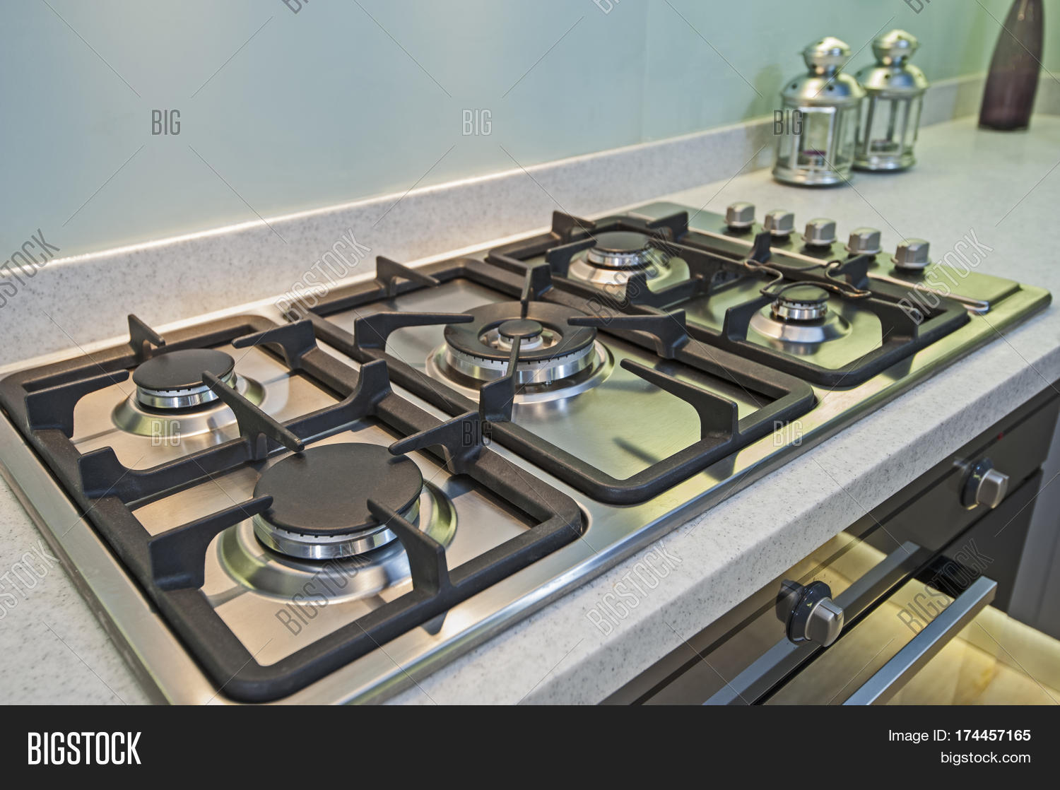 Kitchen Cooker Image & Photo (Free Trial) | Bigstock