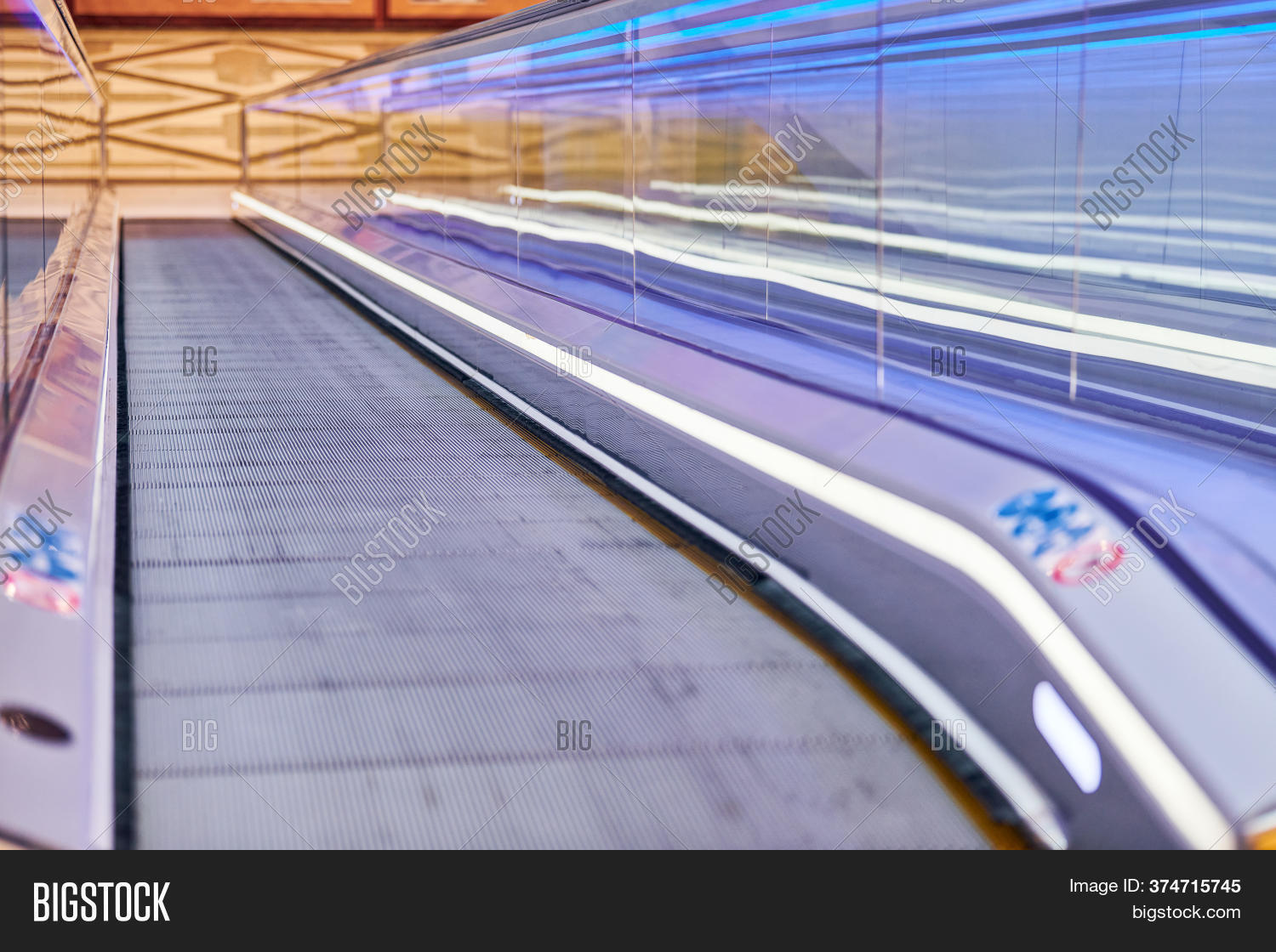 Moving Walkway Image & Photo (Free Trial) | Bigstock