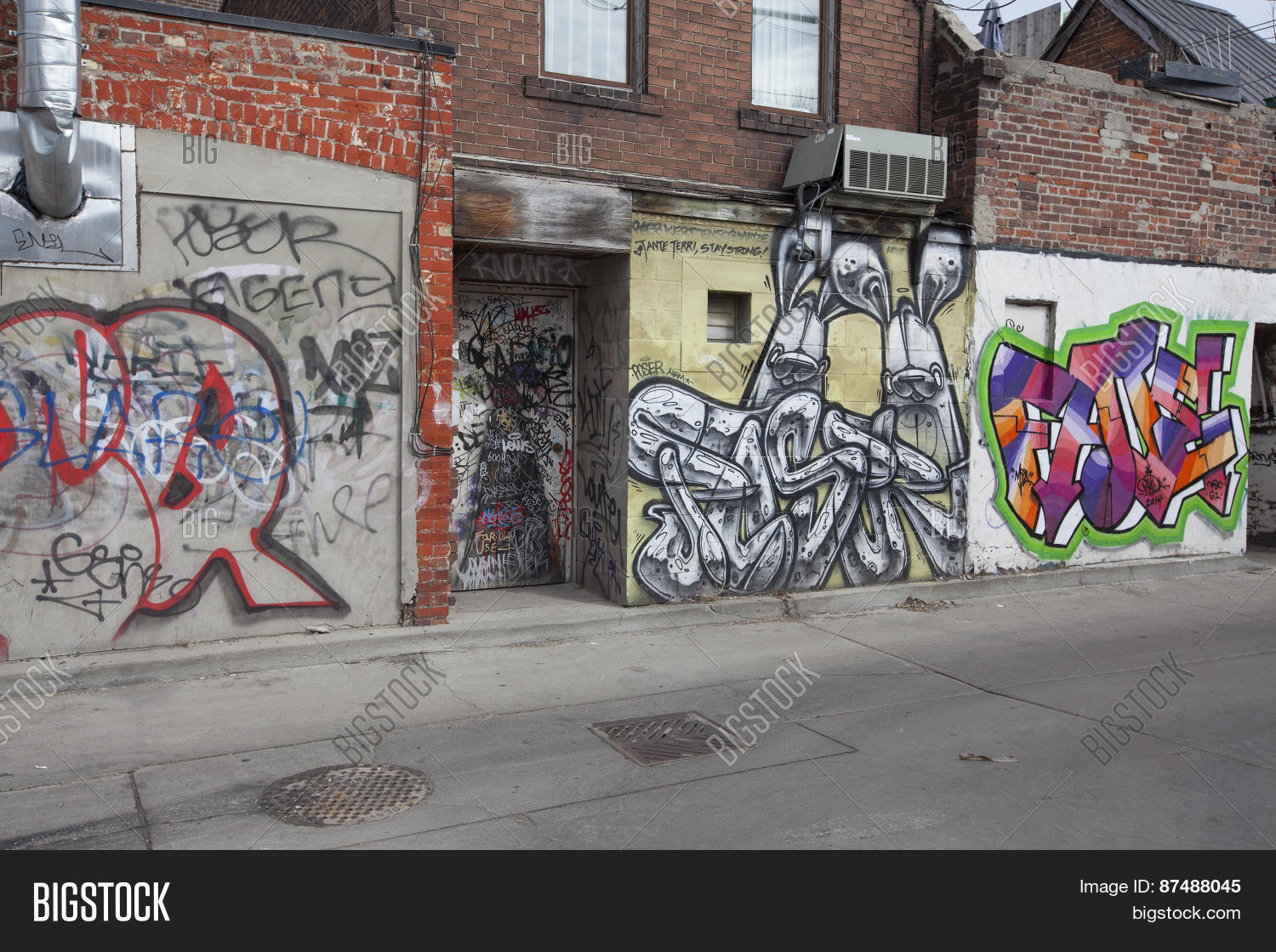 Grafitti Walls Image & Photo (Free Trial) | Bigstock