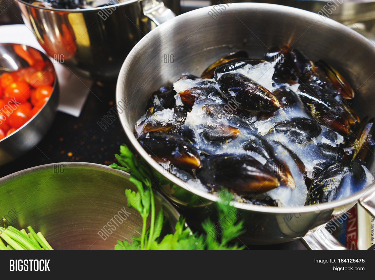 Chilled Mussels Cooked Image & Photo (Free Trial) | Bigstock