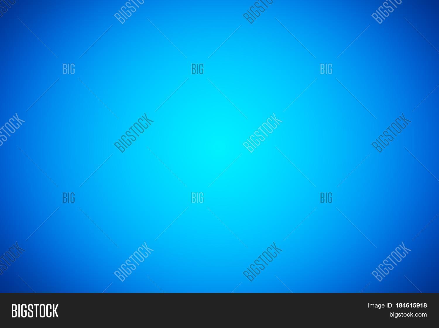 Imagen y foto Light Blue Gradient (prueba gratis) | Bigstock