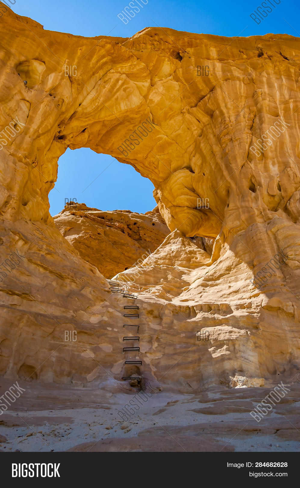 Arches, Amazing Round Image & Photo (Free Trial) | Bigstock