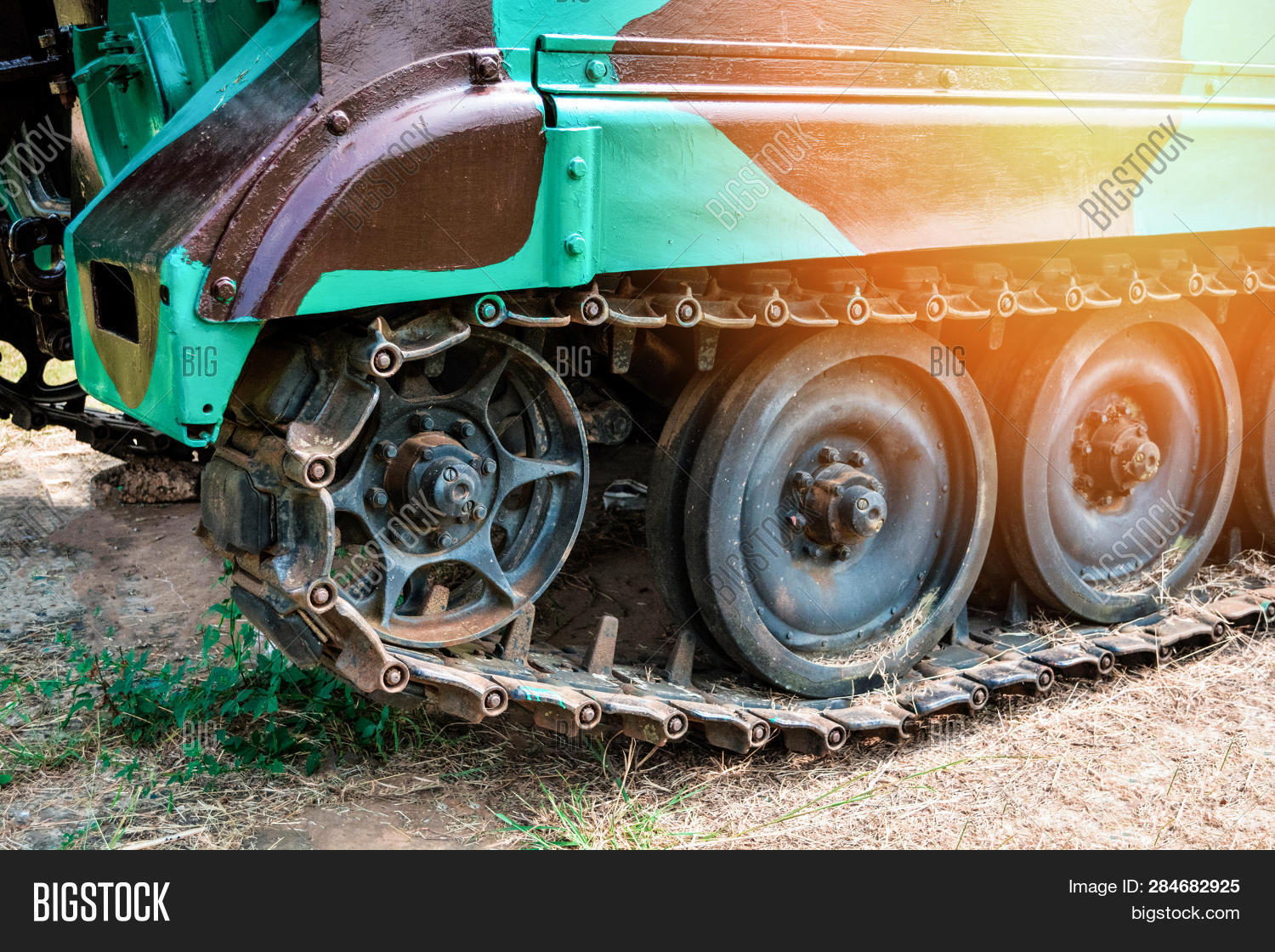 Tank Soldier Wheels Image & Photo (Free Trial) | Bigstock