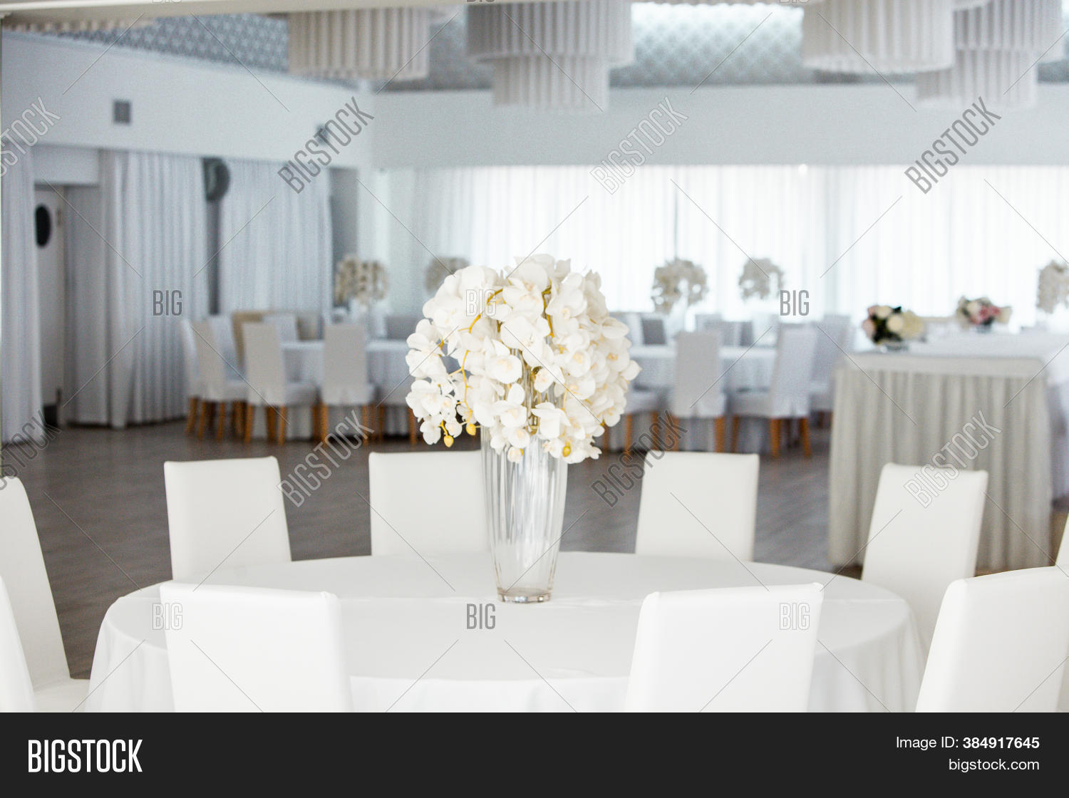 Empty Restaurant Image & Photo (Free Trial) | Bigstock