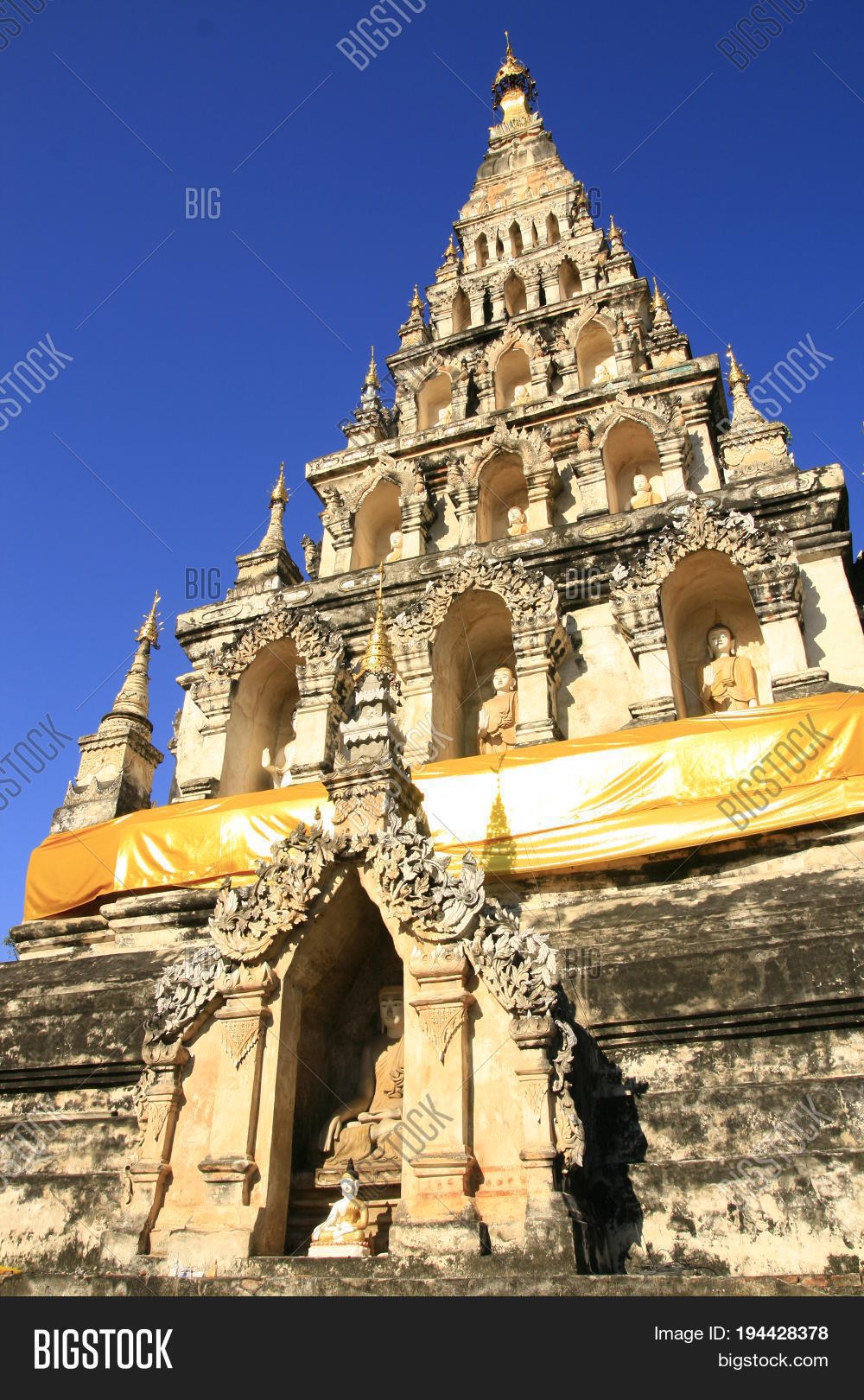 Wat Chedi Liam (square Image & Photo (Free Trial) | Bigstock